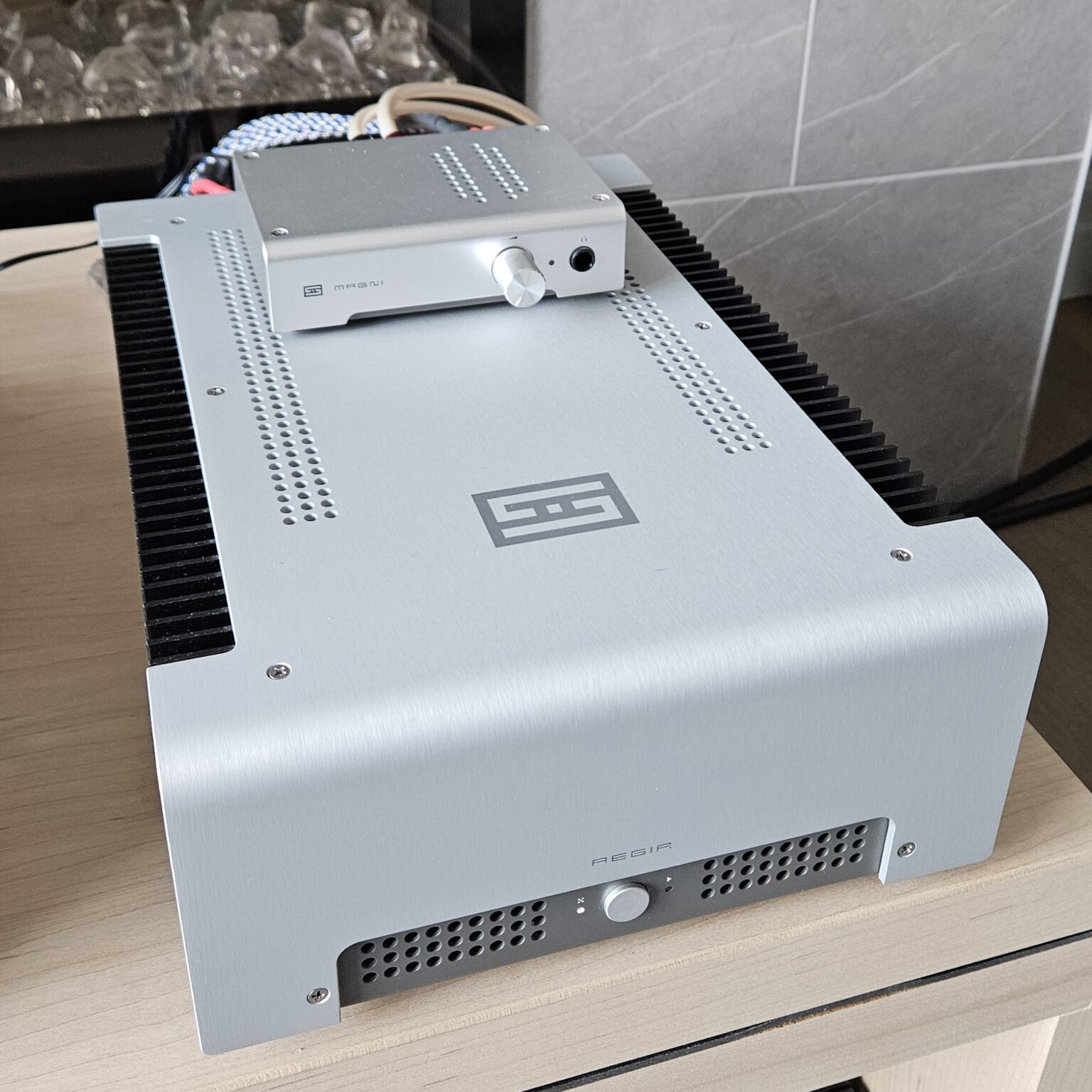 Review: Schiit Audio Aegir Stereo Power Amplifier – Wall of Sound ...